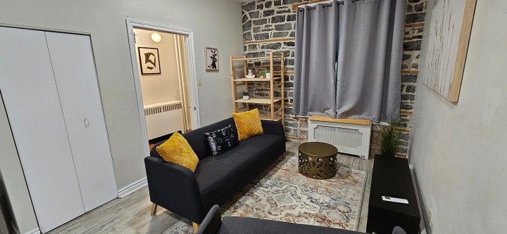 Kingston Central Getaway: A Heritage Building - Kingston