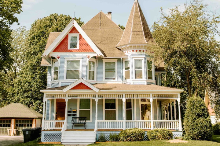 Charming Historic Upper Walk To Downtown & Lakes - Oconomowoc, WI
