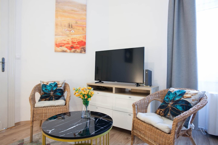 Upper Apartment/ For 4 People - Budapest