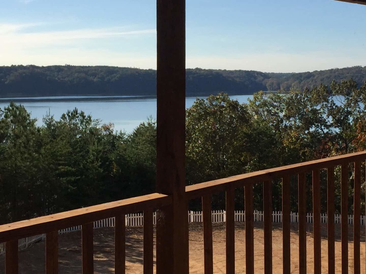 Rustic Cabin Overlooking Pickwick Lake - Alabama