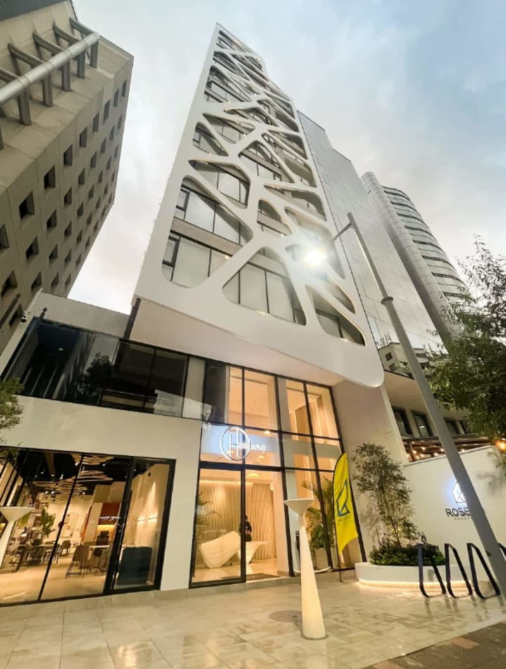 Modern Studio Near La Carolina Park | Pool & Gym - Quito