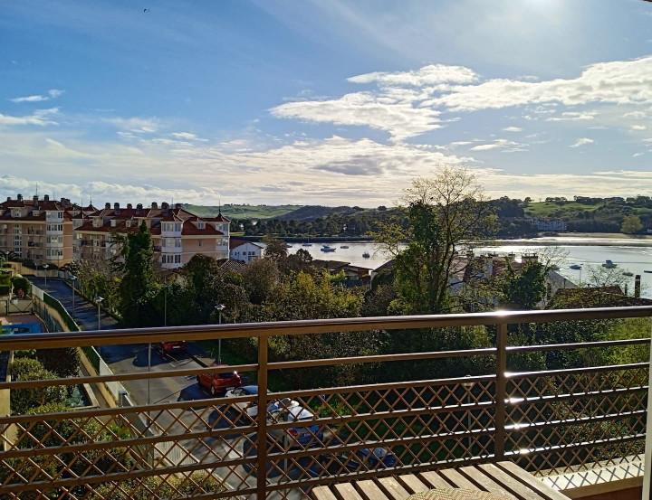 Apartment With A View Of The Bay - San Vicente de la Barquera