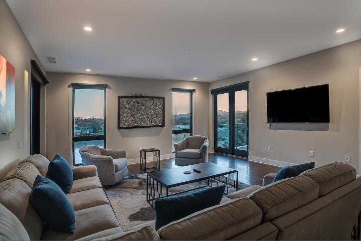 Dual-suite Condo | Panoramic Mountain Views | Close To Avl`s Best Music & Food - Asheville, NC