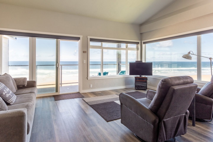 Oceanfront Corner Penthouse Feel Spa Tub 2 King - Newport, OR