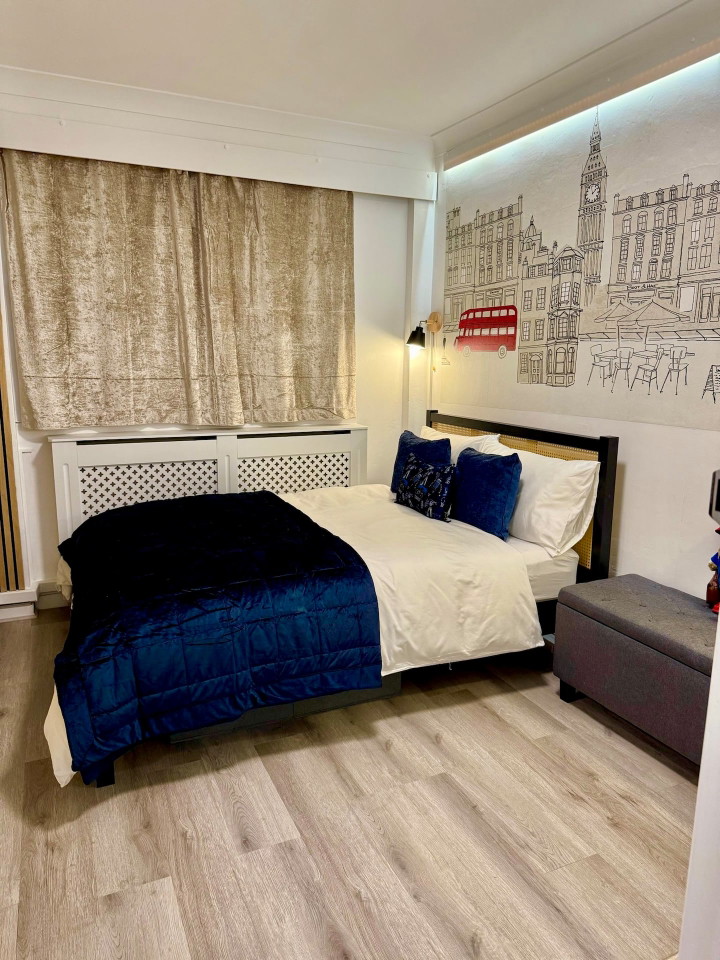 Small Stylish Flat Westend - London