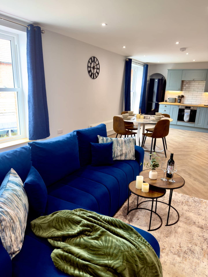 Luxury Holt Duplex · Bath Suite - Holt