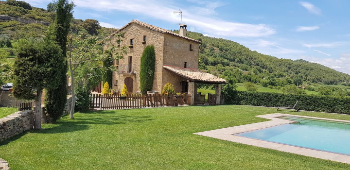 Masia En El Campo Con Piscina - Cardona, Spain
