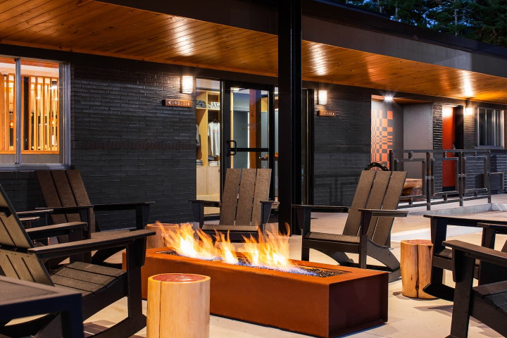 Rhodes Motor Lodge - King With Daybed - Boone, NC