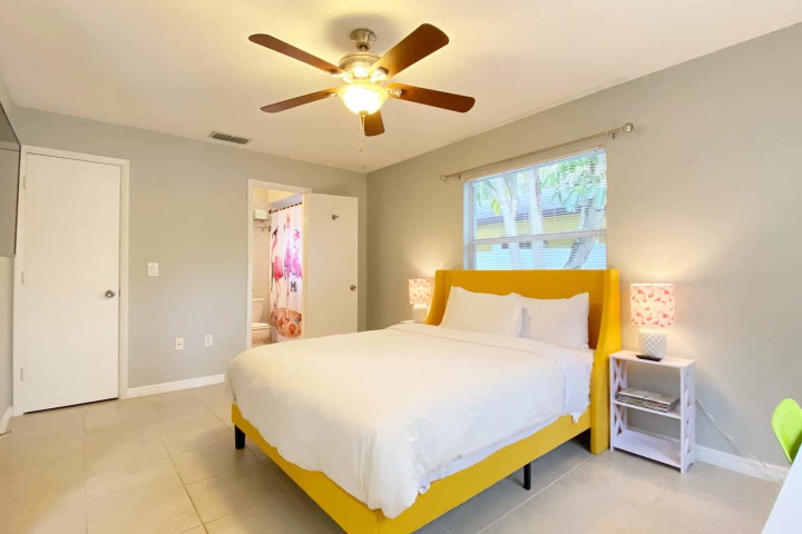 Cozy Beach Cottage, Bike 2 Downtown, Walk 2 Parks - Sarasota, FL