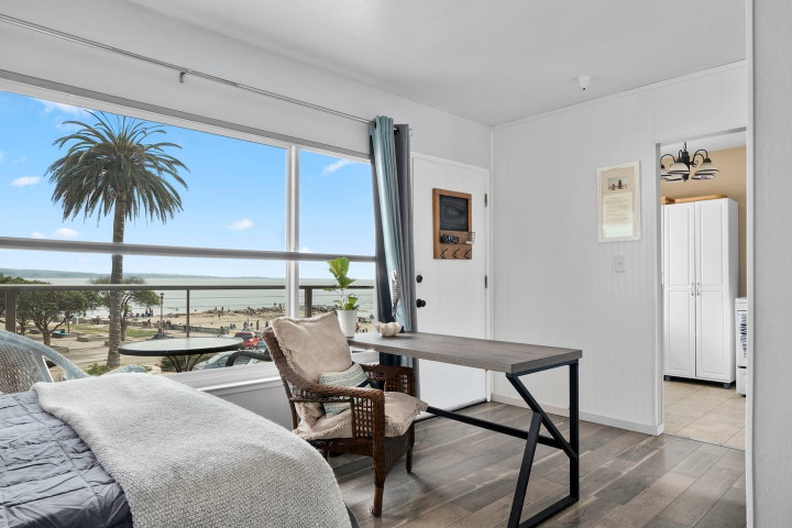 180° Oceanview Condo-surfboards-bikes - Aptos
