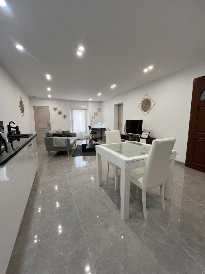 Pro & Couplesplein Centretrès Calmecour Privée - Marne