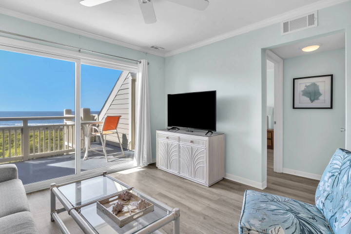 Aqua Vista: Condo With Community Pool And Ocean - Oak Island, NC