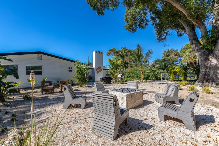 Huge - Sleeps 16 | 4 Min To Beach | Pool Table | - Anna Maria Island, FL