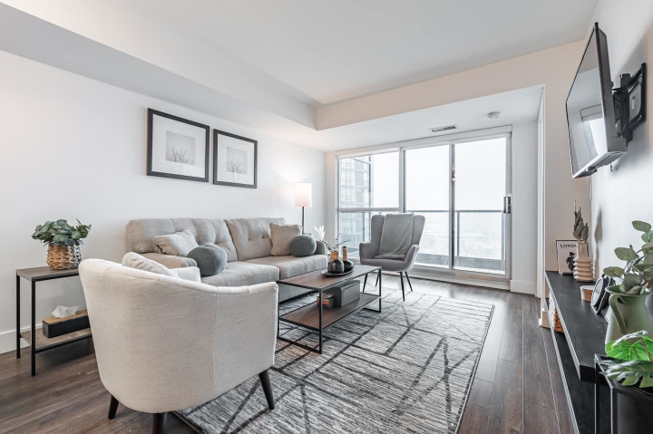 1 Br Condo In Fort York Free Parking & Lake View - Toronto