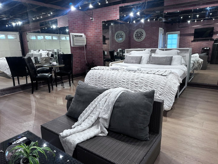 Studio Loft With Private Bathroom & Backyard - Carson, CA