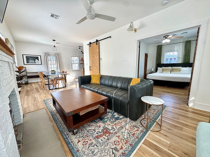 Newly Renovated W/ Large Walk-in Shower + W/d - Wichita, KS