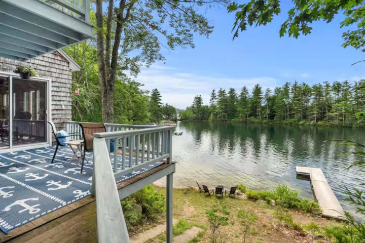Merrymeeting Lake Private Beach, Gazebo & Hot Tub - Alton, NH