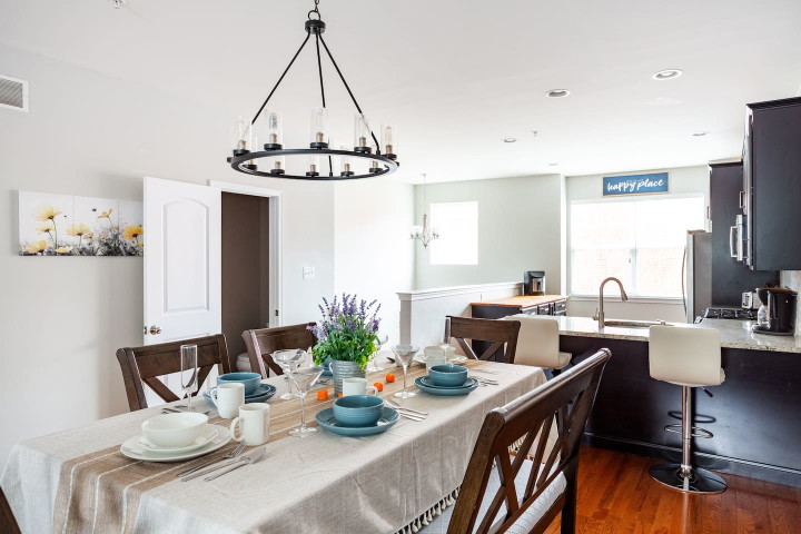 Modern 4br/5ba Home W/ Free Parking & Biking Trail - Conshohocken, PA