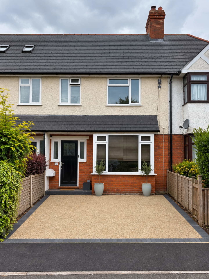 Central Taunton Townhouse | Sleeps 6 | Work Space - Taunton