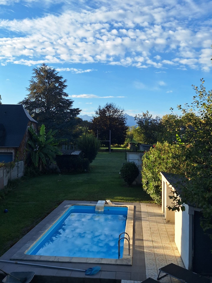 Maison De Charme Avec Piscine Et Grand Jardin - Frankrijk
