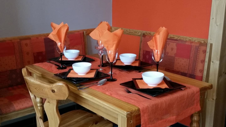 Appartement Centre-ville - Gîte Urbain Avec Jardin - Bastogne