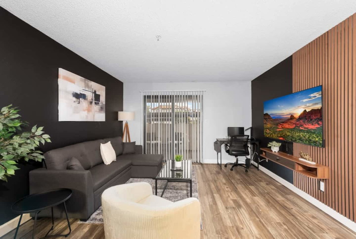 Stylish 2 Bedroom Pet Friendly, Near Asu With Pool - Tempe, AZ