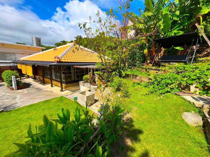 Convenient Access To Tourist Destinations! Old House With Garden In Okinawa, Bbq Grill Available For Rent! Ideal For Families, Friends, And Couples! - Okinawa