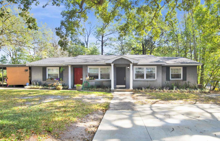 Spacious 2bed 2bath Updated Spring Hill Home - Mobile, AL