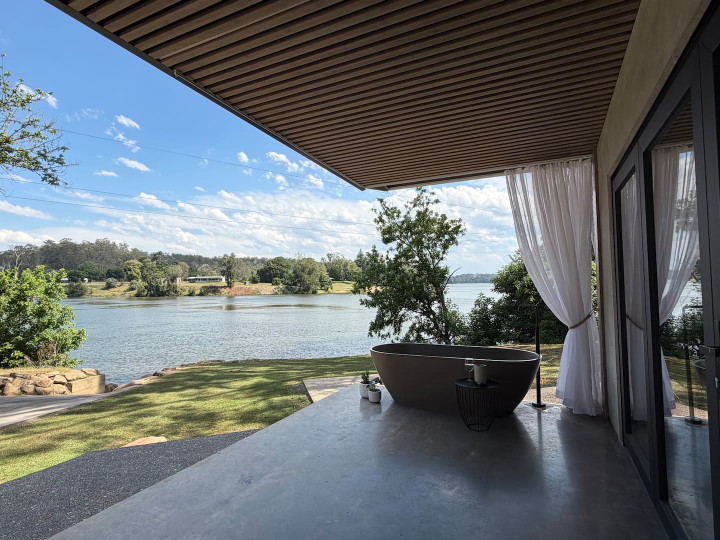Chapel Cove - Luxury Waterfront Tiny House With Private Boat Ramp And Beach - Sydney