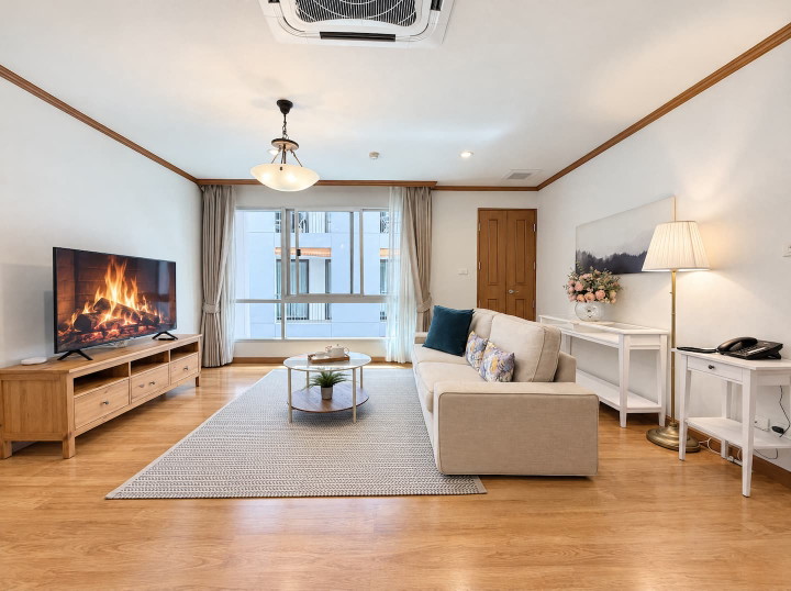 Luxury Apartment - Pool & Gym - Bangkok