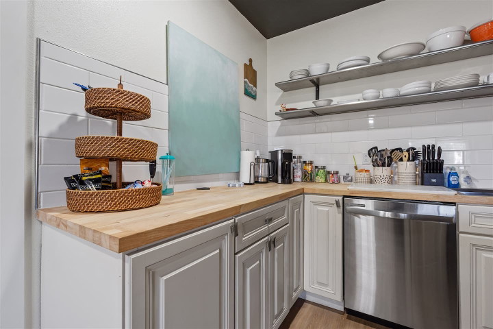 Windsong # 2 ~ 2 Bedroom Pet Friendly Ocean Front - Ocean Shores, WA
