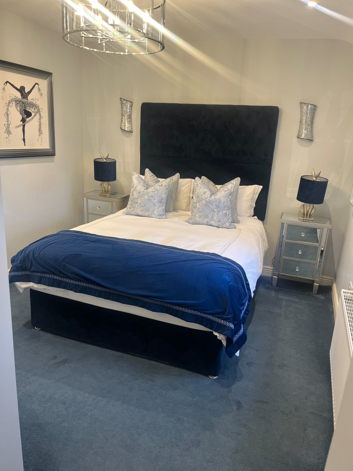Queens Brook Apartment - Trim