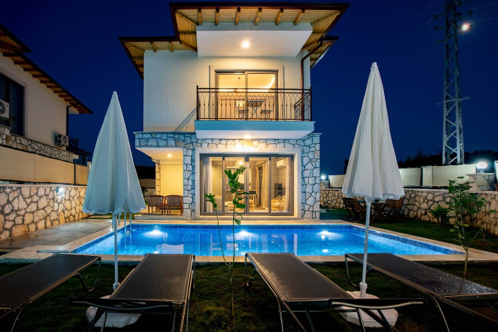 Quiet Villa With Nature Views And Pool - Türkei