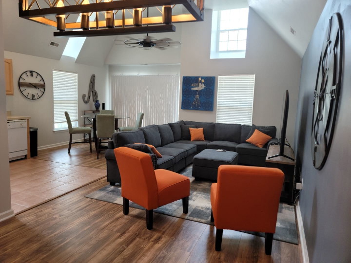Beach Block Condo Getaway. 4 Bedrooms, 3 Bathrooms - Wildwood, NJ
