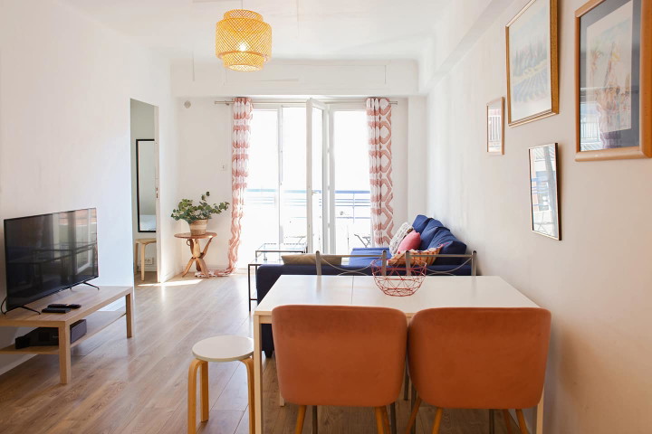 Air-conditioned, 3 Bedrooms, Lift, Balcony And Fibre Broadband - Le Pradet