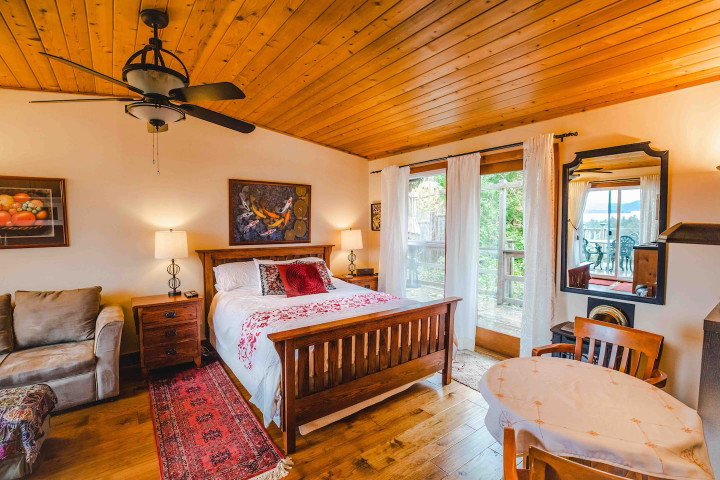Morningside Garden Suite  Flash Sale- Check Out Our Winter Get Away Special - Salt Spring Island