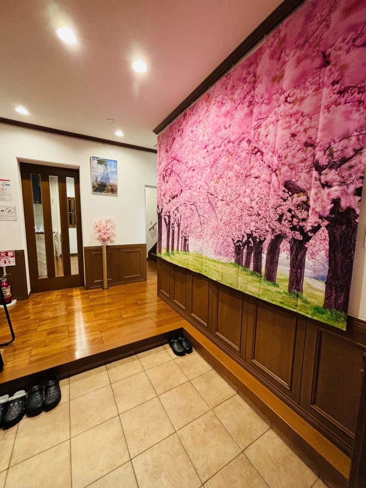 Free Parking Available (Space For Two Cars) | Three Bedrooms, Sleeps Up To 11 People | 125 M² Private Detached House | Plenty Of Restaurants Nearby - Nagoya