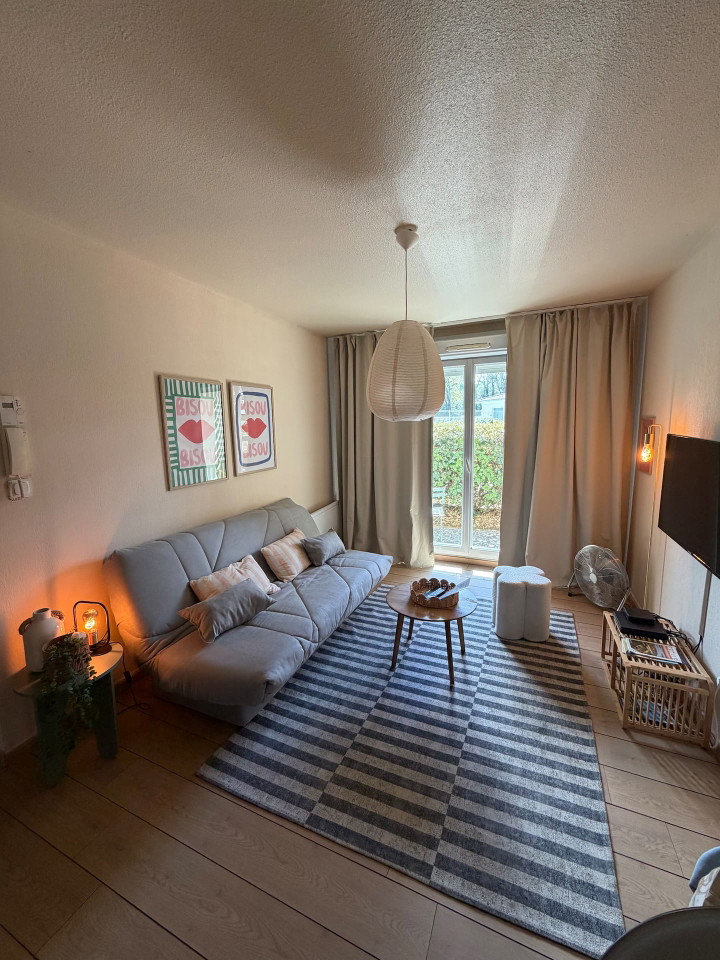 T2 Avec Balcon Et Piscine - Blaye