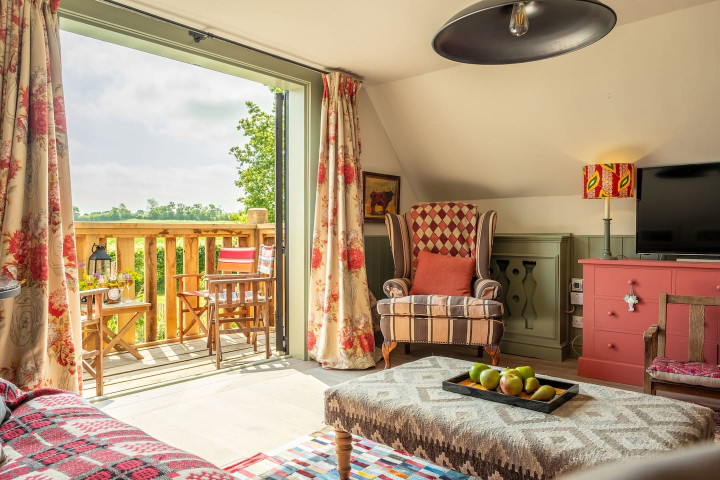 Colourful And Cosy Rural Hideaway - Aspen Loft - Essex