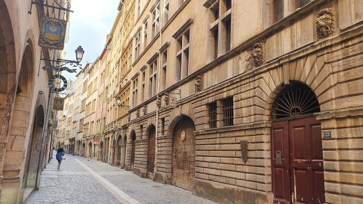 L'hôte Vieux-lyon : Arrivée Dans L'appartement Historique 24h/24 - La Confluence - Lyon
