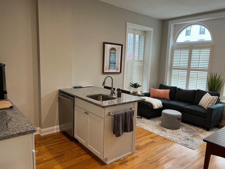 Riverwalk Queen 1 Br 914 N 2nd In Front 1 Parking - Harrisburg, PA