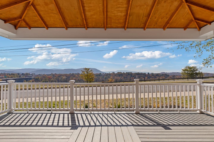 Mountain View Bungalow - Front Royal, VA