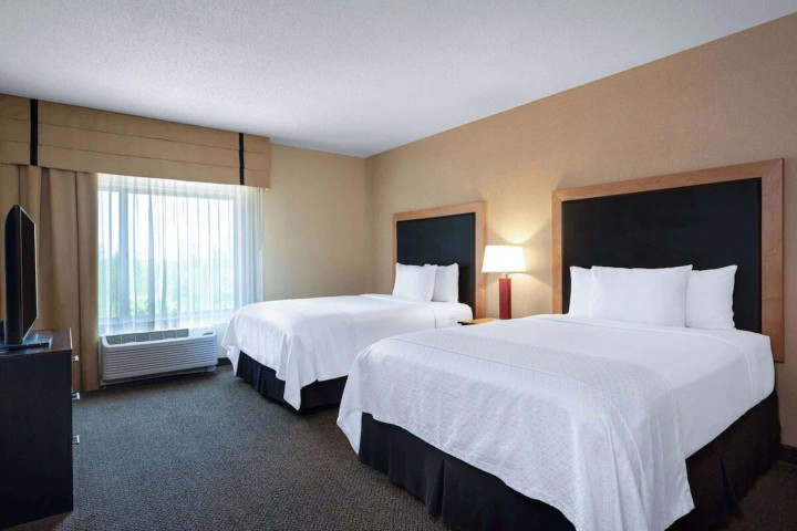 2 Queen Suite | Wyndham Noblesville | Prime Loc - Fishers, IN