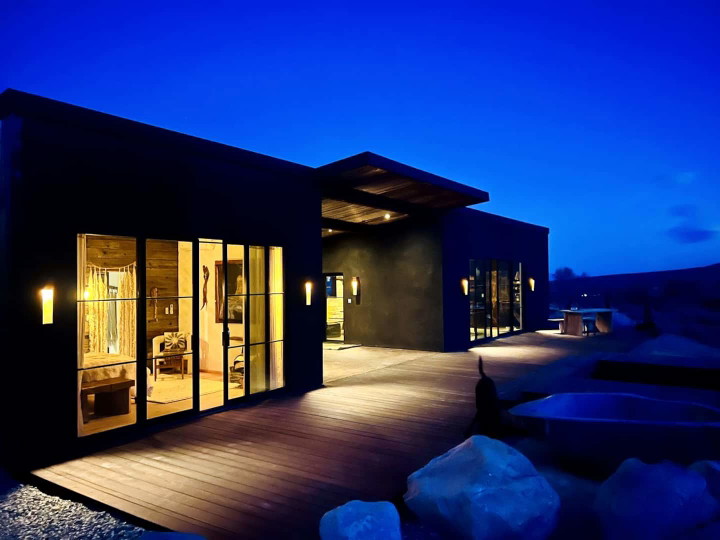 Luxury Design Retreat, Lone Pine Ca - Lone Pine, CA