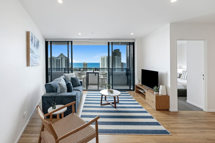 Ocean View 2br Apt ~ 300m From Beach W/ Pool & Gym - Surfers Paradise