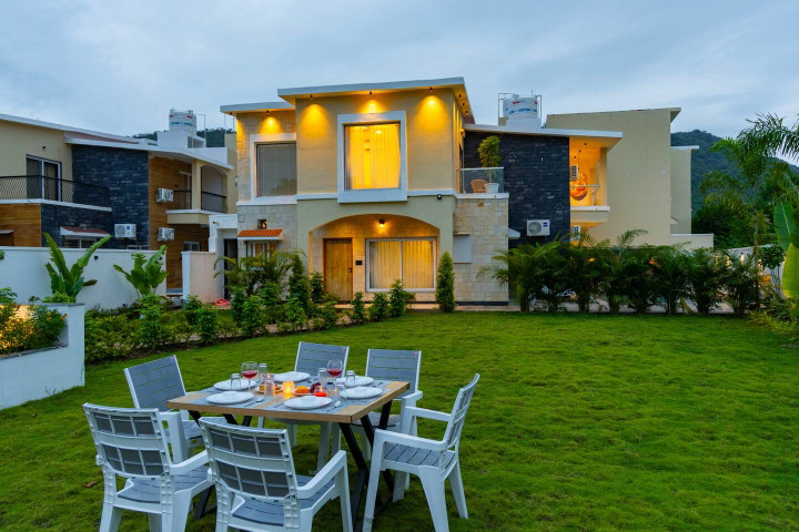 Casa Farm Story | 3bhk Pool & Jacuzzi By Villax - Udaipur