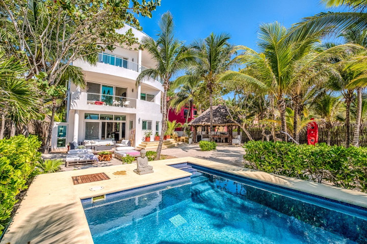 Beautiful Bella Beachfront Villa In Jade Bay With Pool, Amazing View And More - Akumal