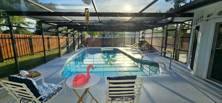 Cozy Home, All Fenced, Salt Water Pool, Game Room - Vero Beach, FL