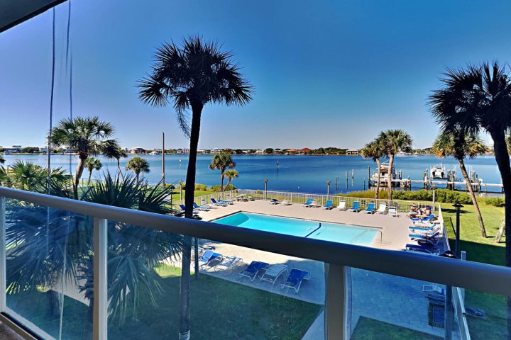 Sabine Yacht & Racquet #2b | Bayfront, Pool Views! - Gulf Breeze, FL