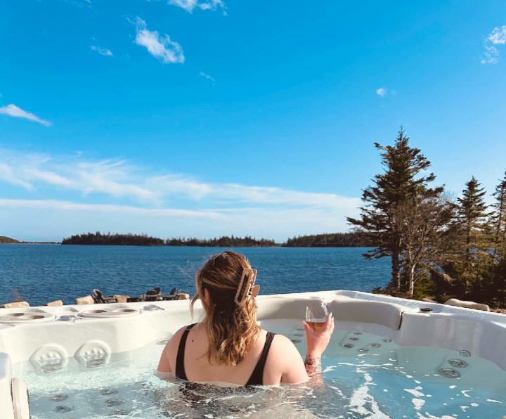 Lake Cottage/ Priv Hottub/ Firepit /Kayaks /Sauna - Cape Breton Island